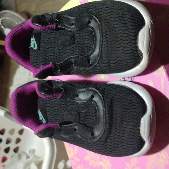 Nike | Shoes | Size 2c Little Girl Shoe | Poshmark